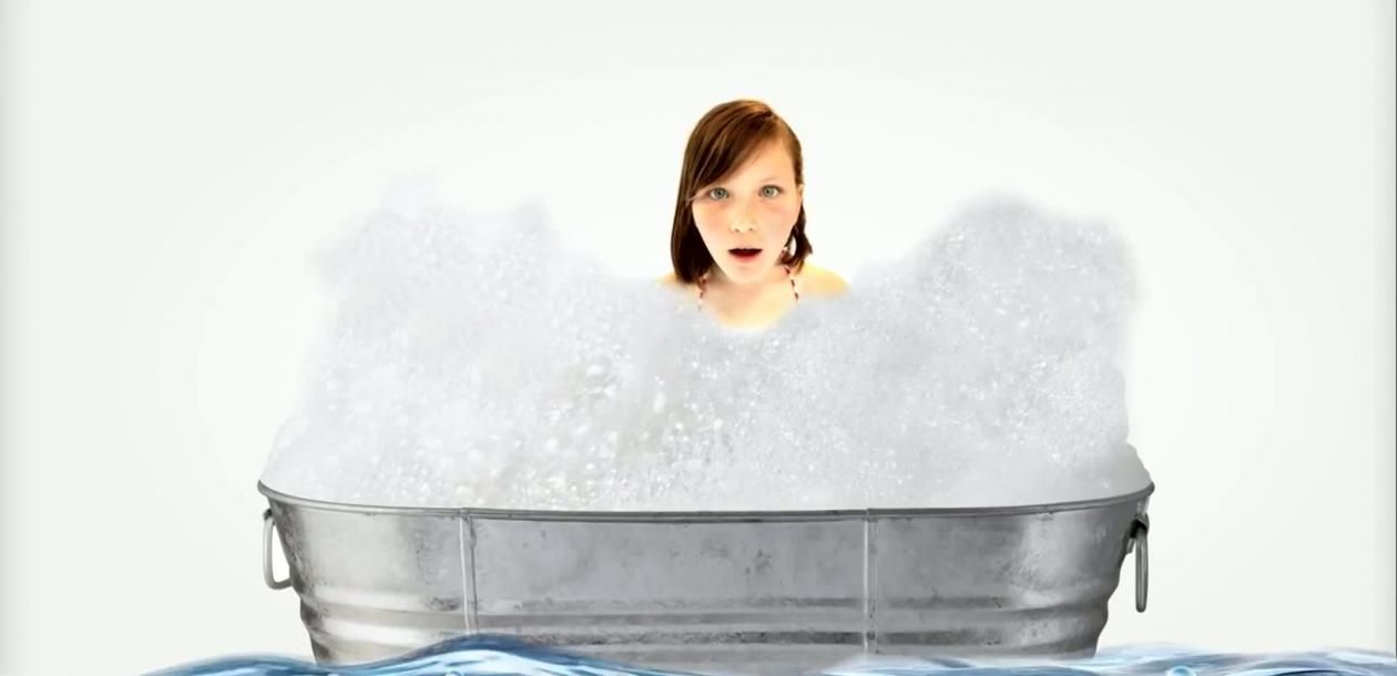 Pourquoi le savon nettoie-t-il et mousse-t-il ? | Le blob, l'extra-média Pourquoi le savon nettoie-t-il et mousse-t-il ? | Le blob, l'extra-média