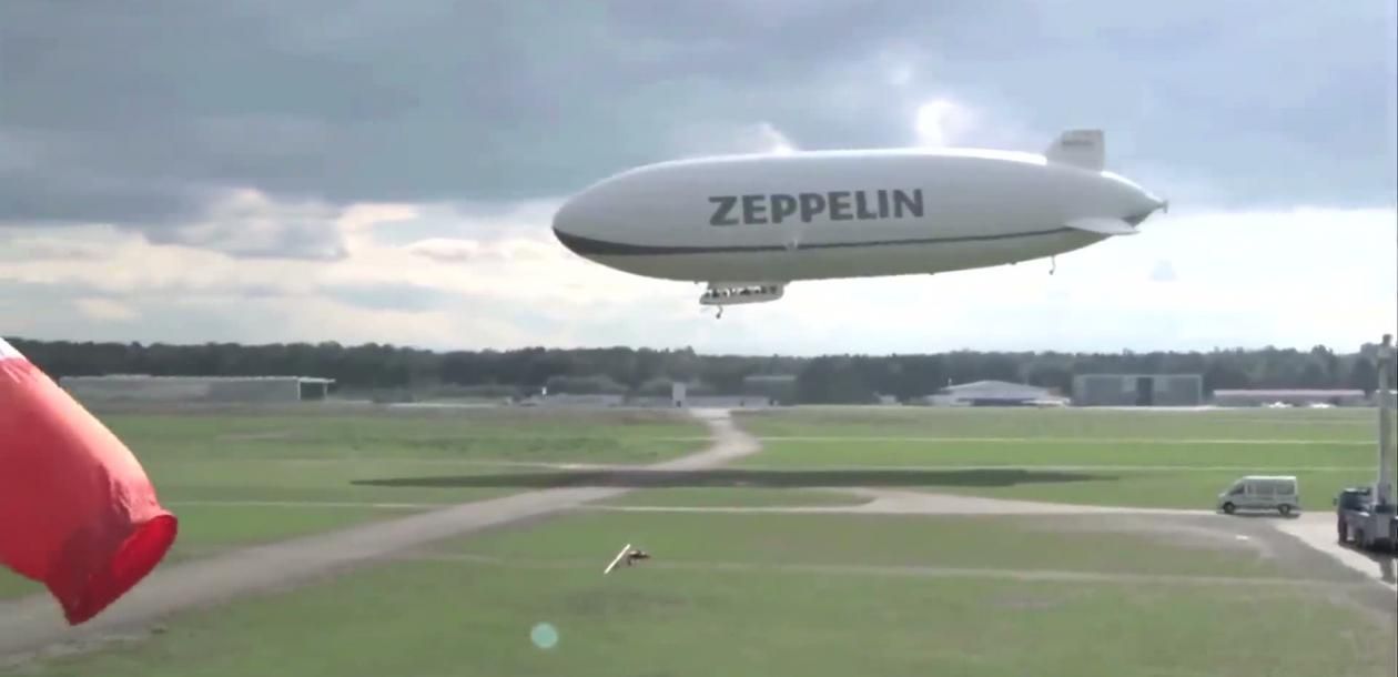 Le retour des dirigeables | Le blob, l'extra-média