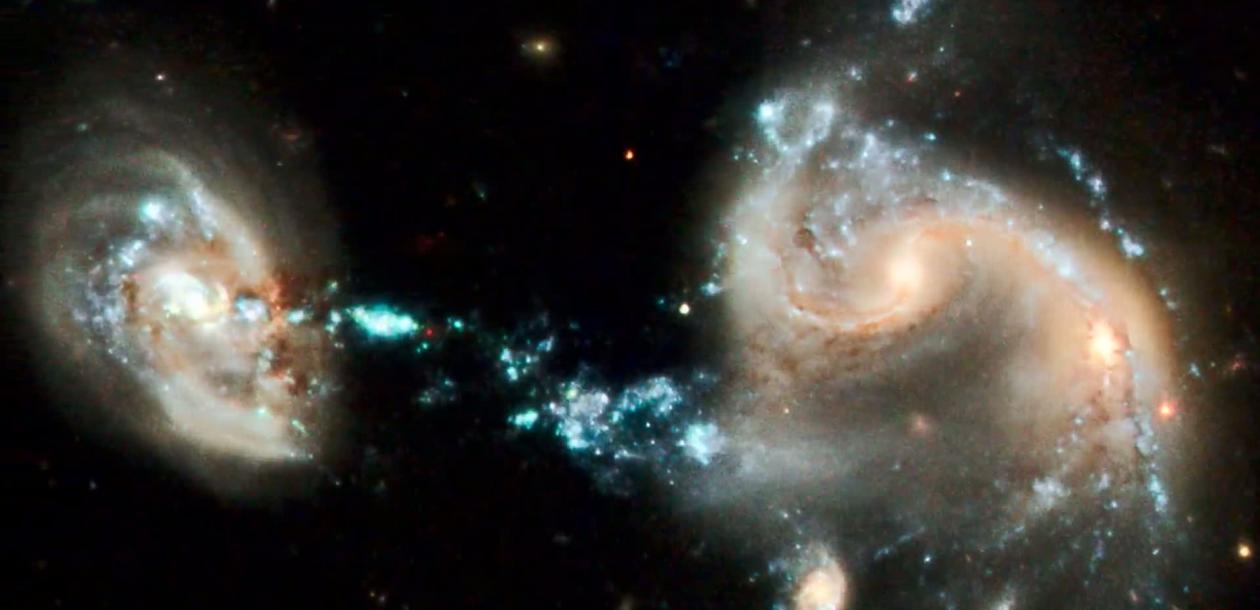 Galaxies en interaction : Arp 194 | Le blob, l'extra-média