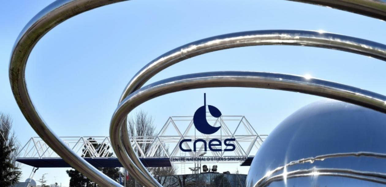 Le CNES en mal de projets spatiaux | Le blob, l'extra-média