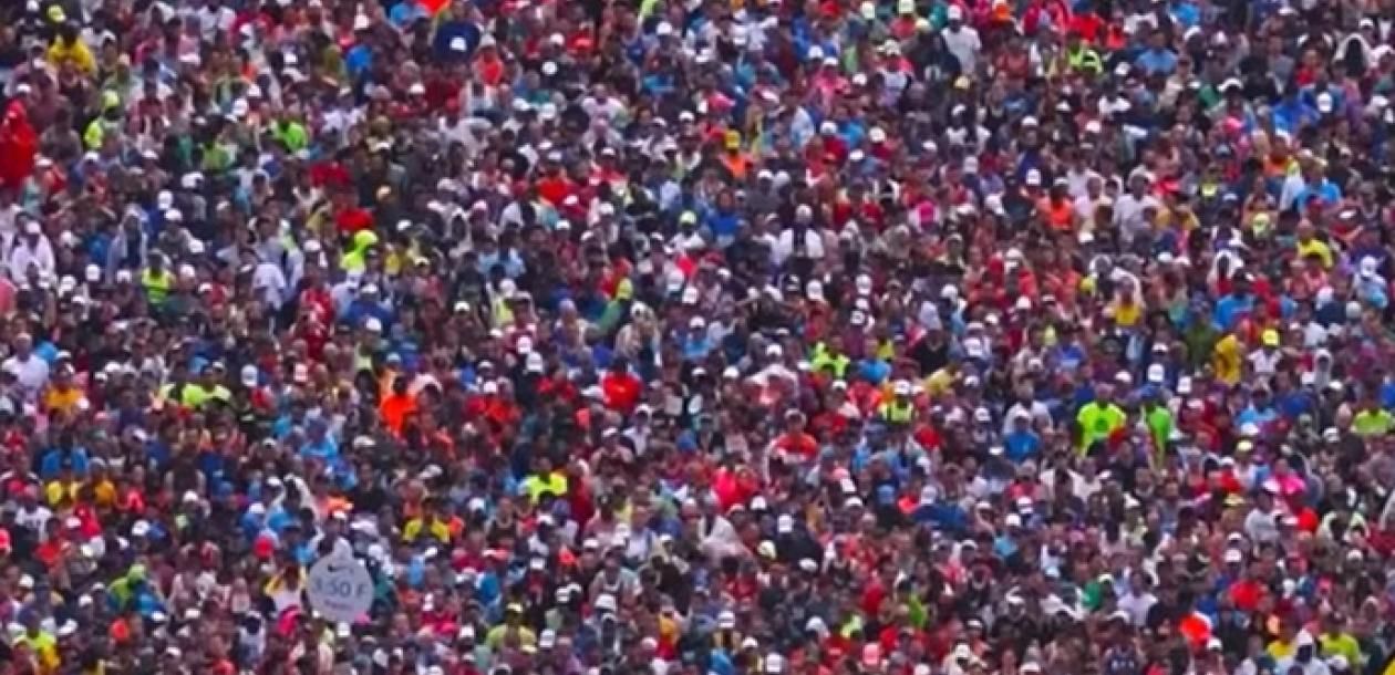 Emportés par la foule... | Le blob, l'extra-média