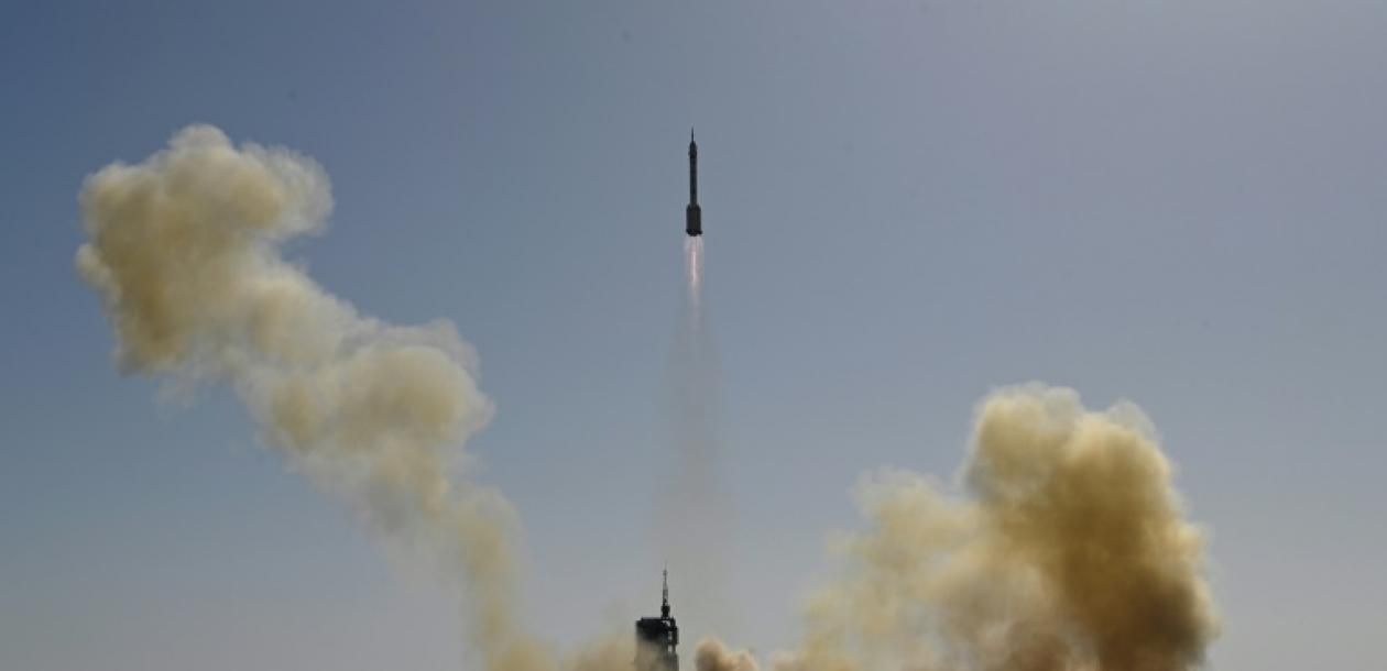 La Chine envoie dans l’espace sa mission Shenzhou-17 | Le blob, l'extra ...