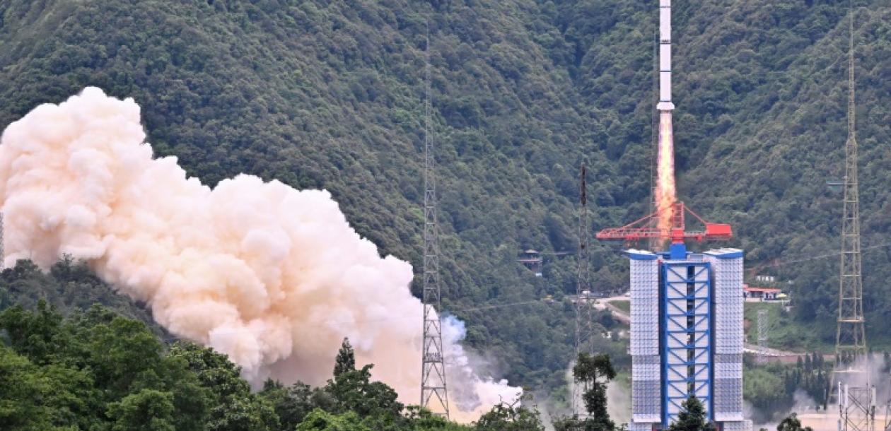 La Chine et la France lancent un satellite pour étudier les sursauts ...